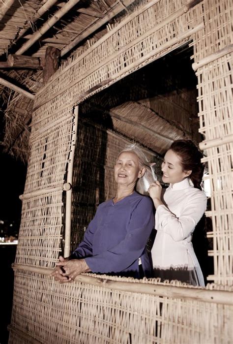 Vy Oanh và mối tình muốn chôn giấu với đại gia khét tiếng Vbiz Câu