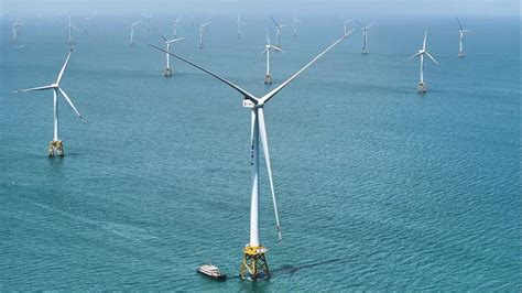 바다에 우뚝 서 있는 中 16mw 초대용량 해상 풍력발전기 Xinhua