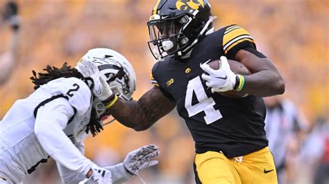 Iowa Football Rankings Hawkeyes Make Preseason Ap Top 25 College Poll