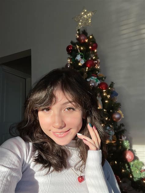 Spreading Christmas Cheer Good Morning 23f R Selfie