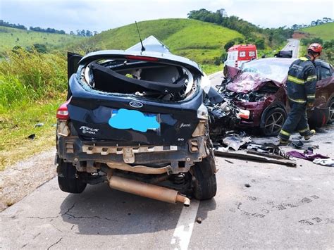 Batida Entre Carros Deixa Dois Mortos E Três Feridos Na Br 267 Zona