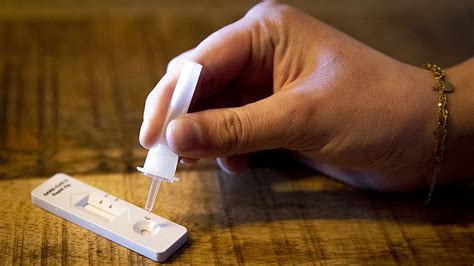 Zelftest En Thuisblijven Bij Coronaklachten Allang Niet Meer