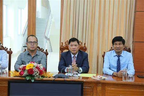 គណៈប្រតិភូខេត្តកណ្ដាល អញ្ជើញសួរសុខទុក្ខ និងជូនពរឆ្នាំថ្មីជូនថ្នាក់ដឹកនាំខេត្តអានយ៉ាង