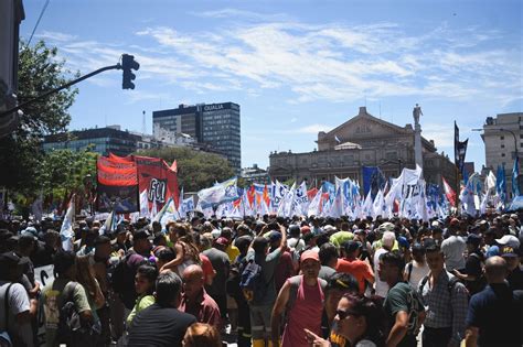 Movilización Y Concentración De La Cgt Las Cta Y Utep Zorzal Diario