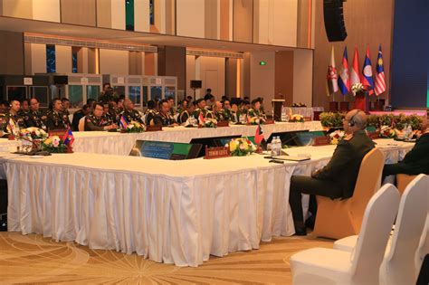 ၂၁ ကြိမ်မြောက် အာဆီယံတပ်မတော်ကာကွယ်ရေးဦးစီးချုပ်များအစည်းအဝေး Acdfm