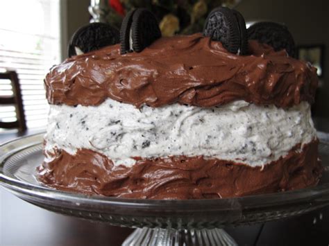 The Cookies And Cream Giant Oreo Cake