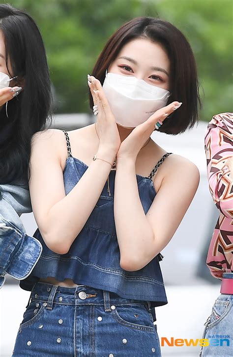 로켓펀치 윤경 세상 화사하게 꽃받침 포토엔hd 손에 잡히는 뉴스 눈에 보이는 뉴스 뉴스엔