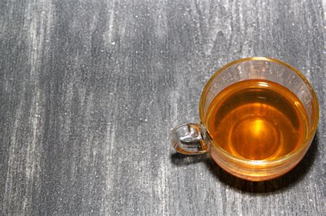 허브 차 만들기 도구 유리 컵 인퓨저 숟가락 말린 탈수 허브 봉지 질병 치료 및 이완 0명에 대한 스톡 사진 및 기타 이미지 Istock