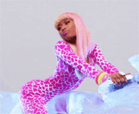 Nicki Minaj Twerk Gifs Gifdb Com
