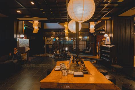 岐阜住宿推薦 飛驒花里の湯 高山櫻庵 Takayama Ouan Hotel 。舖著榻榻米的日式空間、俯瞰北阿爾卑斯山的露天展望風呂、無