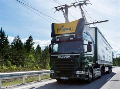 Economia Como funciona a primeira estrada elétrica do mundo inaugurada na Suécia