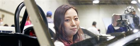 愛車の価格は1500万円、でも、主食はスティックパン日本唯一の“シェルビーコブラ”女性オーナーの愛車への献身がヤバすぎた 文春オンライン