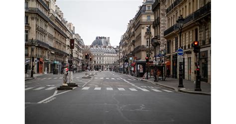 Забраната за събирания на хора по бреговете на Сена в Париж остава в сила