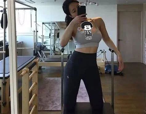 健身姑娘練出蜂腰翹臀傲人身材，既有歐美的豐滿又有亞洲的嬌美 每日頭條