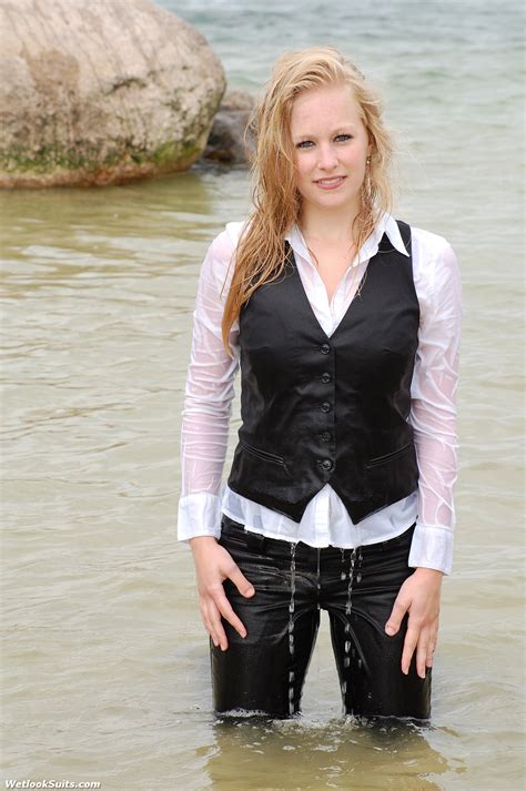 Free Samples Of Girls In Wetlook At Wetclothinggirls