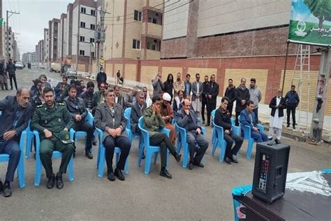آغاز کاشت ۲۰۰۰ اصله نهال درخت در سایت طرح نهضت ملی مسکن زاهدان پایگاه