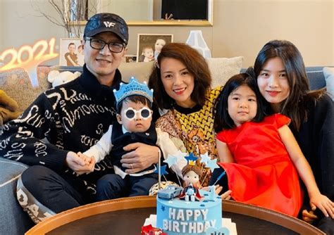 49岁的汪峰的寸头发型暴光，原来改变造型的他也可以这么帅！ 搜狐大视野 搜狐新闻