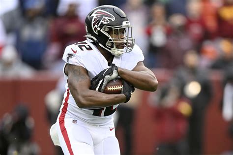 Caleb Huntley Injury Update Falcons Rb Ruled Out With Ankle Injury Vs
