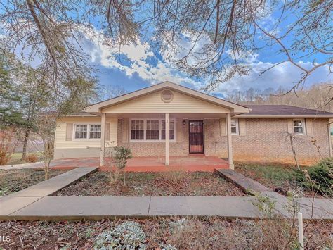 736 Spring Valley Cir Gate City Va 24251 Mls 9960627 Zillow