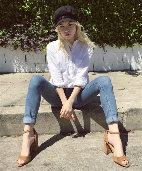 Zoe Elyse Feet