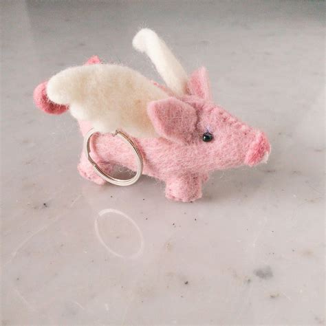 羊毛氈鑰匙圈 夢幻飛天豬 設計館 安選物羊毛氈 Ganapati Crafts Co 鑰匙圈鑰匙包 Pinkoi