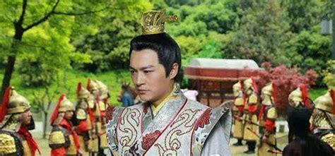 嬴政、刘邦、李世民、朱元璋如果同一朝代，谁会是皇帝和臣子？