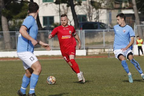 Slobodna Dalmacija Ranjeni Zmaj Uzeo U Vodicama Sva Tri Boda U