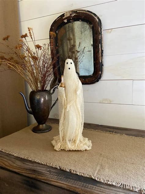 51 Easy Halloween Ghost Decoration Ideas That You Can Do It Yourself