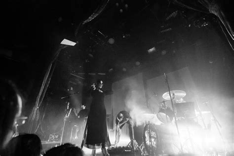 Chelsea Wolfe Played Bowery Ballroom With Divide And Dissolve Pics