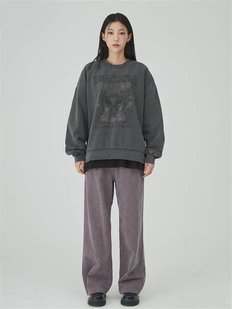 블랙 버터플라이 피그먼트 맨투맨 차콜 감도 깊은 취향 셀렉트샵 29cm