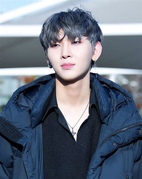 Pin Tillagd Av Atticus På 원포유