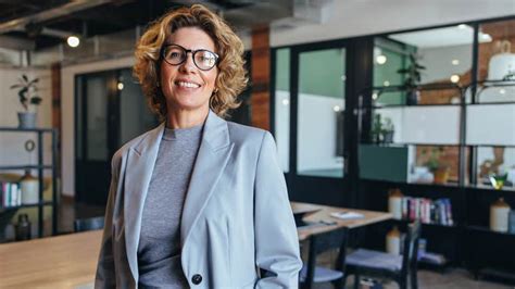 Theres A New Workplace Power Symbol That Has Replaced The Corner Office Yourtango