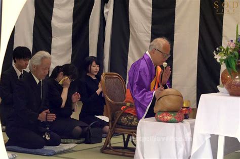 START 203 ガンギマリ喪服未亡人 葬儀会場で親戚達に媚ヤクを盛られ2年振りの快楽にキメセク痙攣エクスタシーし続ける 夏目響 High quality JAV