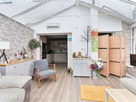 3 Bed End Terrace House For Sale In Kingshill Avenue Worcester Park