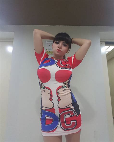 Foto Dj Dinar Candy Hot Model Sexy Indonesia