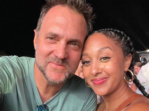 Who Is Tamera Mowrys Husband All About Adam Housley