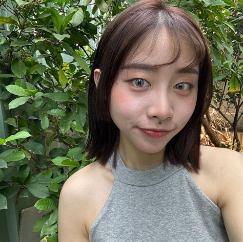 總有人陪妳一起瘋癲🤪 但我不是三歲小孩了！ 是24歲🤭 情侶 情侶日常 搞笑 搞笑影片 推薦 哈哈哈 纖女下凡