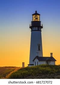 Yaquina Head Lighthouse Sunset Oregon Usa Stock Photo Edit Now 681727072