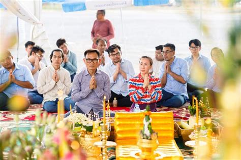 អ្នកឧកញ៉ា ជឹង សុគន្ធាវី រៀបចំពិធីបើកការដ្ឋានពង្រីករោងចក្រផលិតទឹកបរិសុទ្ធ វីតាល់