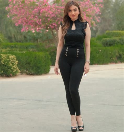Yasmine Ezzs Feet