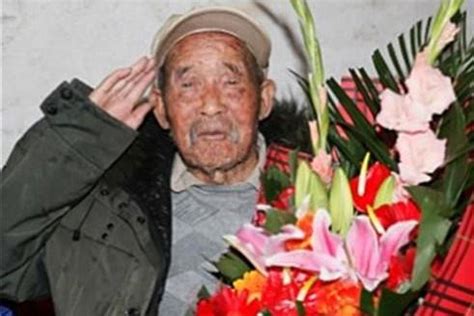 他参加过抗日战争曾是刘伯承129师重机枪连班长至今健在110岁