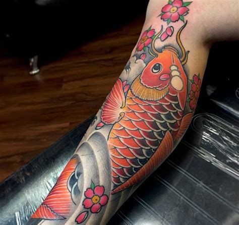 Tatuaje de Pez Koi significado historia y galería
