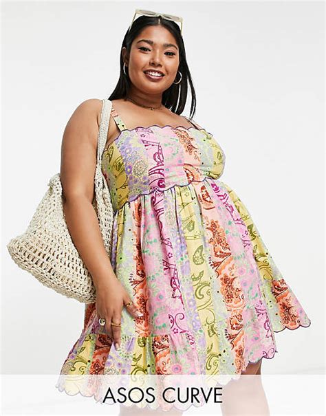 Asos Design Curve Kurzes Sommerkleid Mit Paisleymuster Muschelsaum