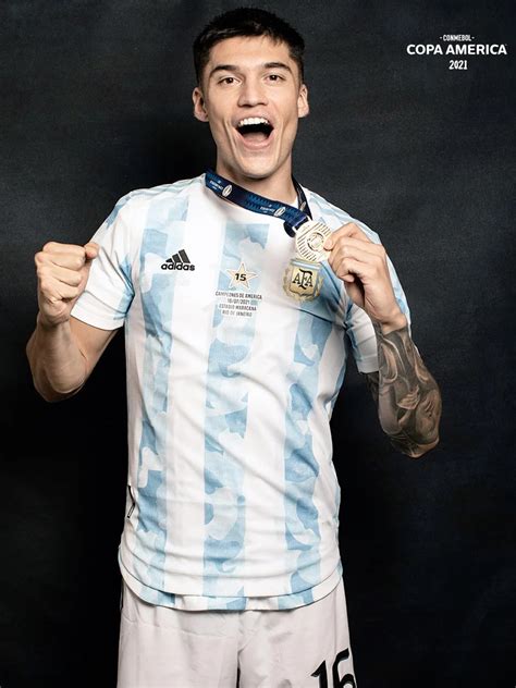 Las Fotos Oficiales De Messi Con La Medalla La Emotiva Película Y Las