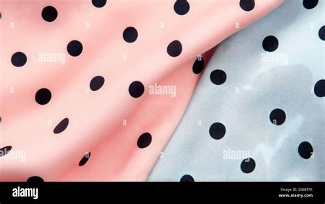 Vibrant And Modern Polka Dot Pattern Featuring Complementary Colors And