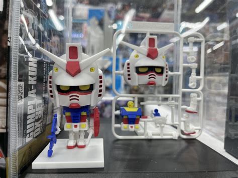 ヨドバシカメラ 宇都宮店 on Twitter ガンプラくん一般店頭に立つ プラモデルの楽しさを伝える使命に燃える未確認ランナーの