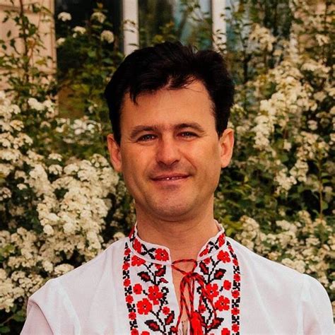 Oleksander Сальвадо́р Далі́ повне імя Сальвадор Феліп Жасінт Далі