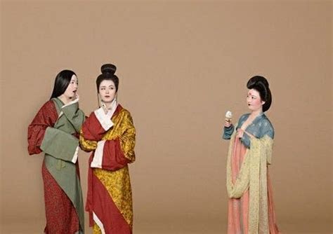 1 封私信 7 条消息 历史上春秋战国时期楚国的服饰到底是什么样的？ 知乎 最近看《芈月传》，剧中的男子冠发（公子）很是奇特