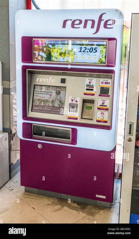 Fahrkartenautomat stadtbahn Fotos und Bildmaterial in hoher Auflösung