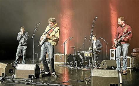 À Ploudalmézeau 120 spectateurs embarqués par le blues des Freaky Buds